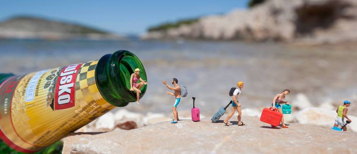 "Little People" – New Miniature Street Interventions of Artist Slinkachu