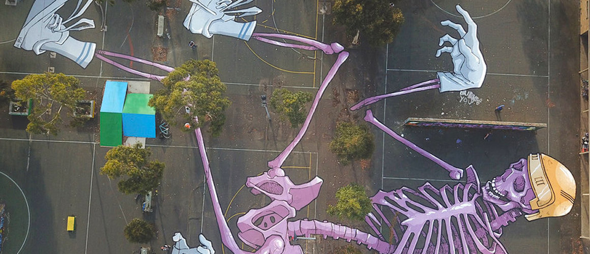 "Art Attack" - Kitt Bennett fertigt das wahnsinnigste Ground-Mural der Welt