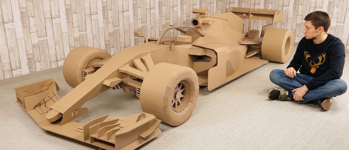 Wie man einen Formel 1-Rennwagen aus Pappkartons baut Wie man einen Formel 1-Rennwagen aus Pappkartons baut