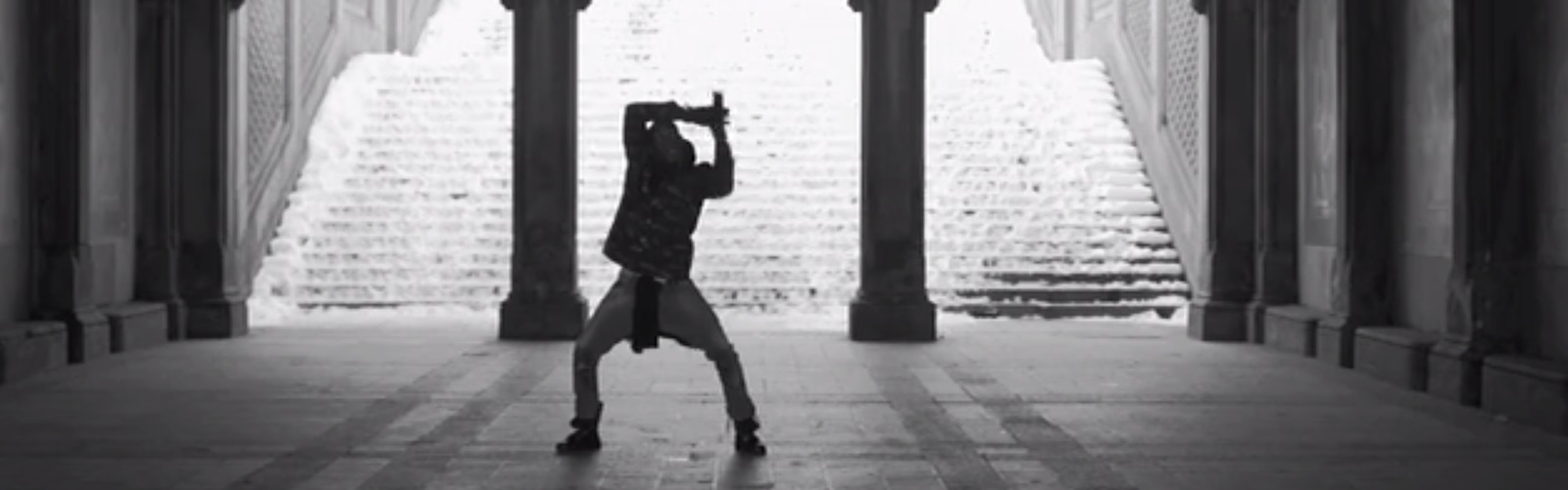 Flexing / Bone Breaking: Bones The Machine (Video Portrait)