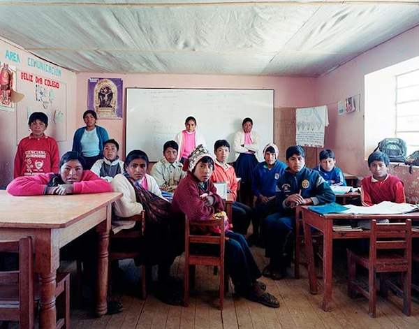 Classes of School Kids from all over the World in their Classrooms (17 ...
