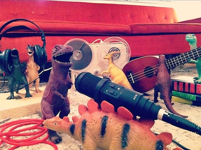 Parents Convince Kids Their Dinosaur Toys Come to Life in Magical ...