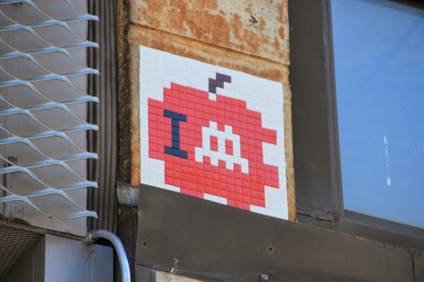 Streetart: Invader Invades New York City - 2013 Edition (16 Pictures)