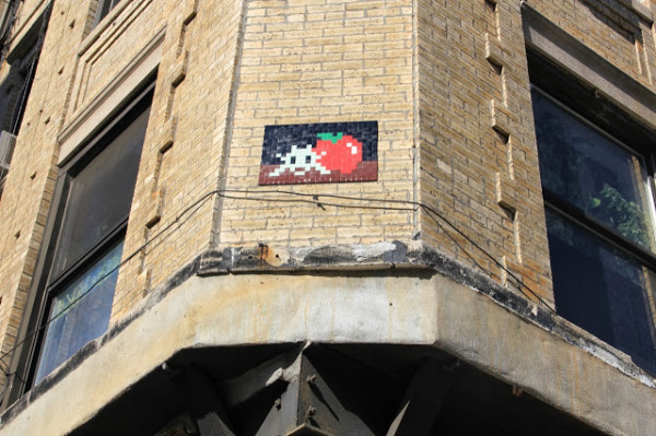 Streetart: Invader Invades New York City - 2013 Edition (16 Pictures)