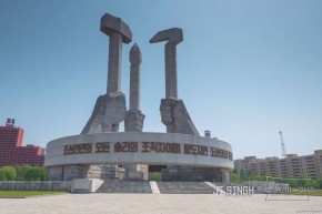 Enter Pyongyang (Video)