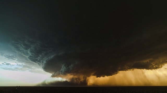Natural Spectacle: A Rotating Supercell near Booker // Texas (Clip)