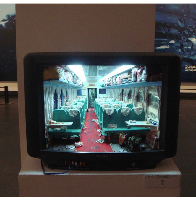 Intricately Sculpted Rooms Built Inside Old TV Sets (10 Pictures)